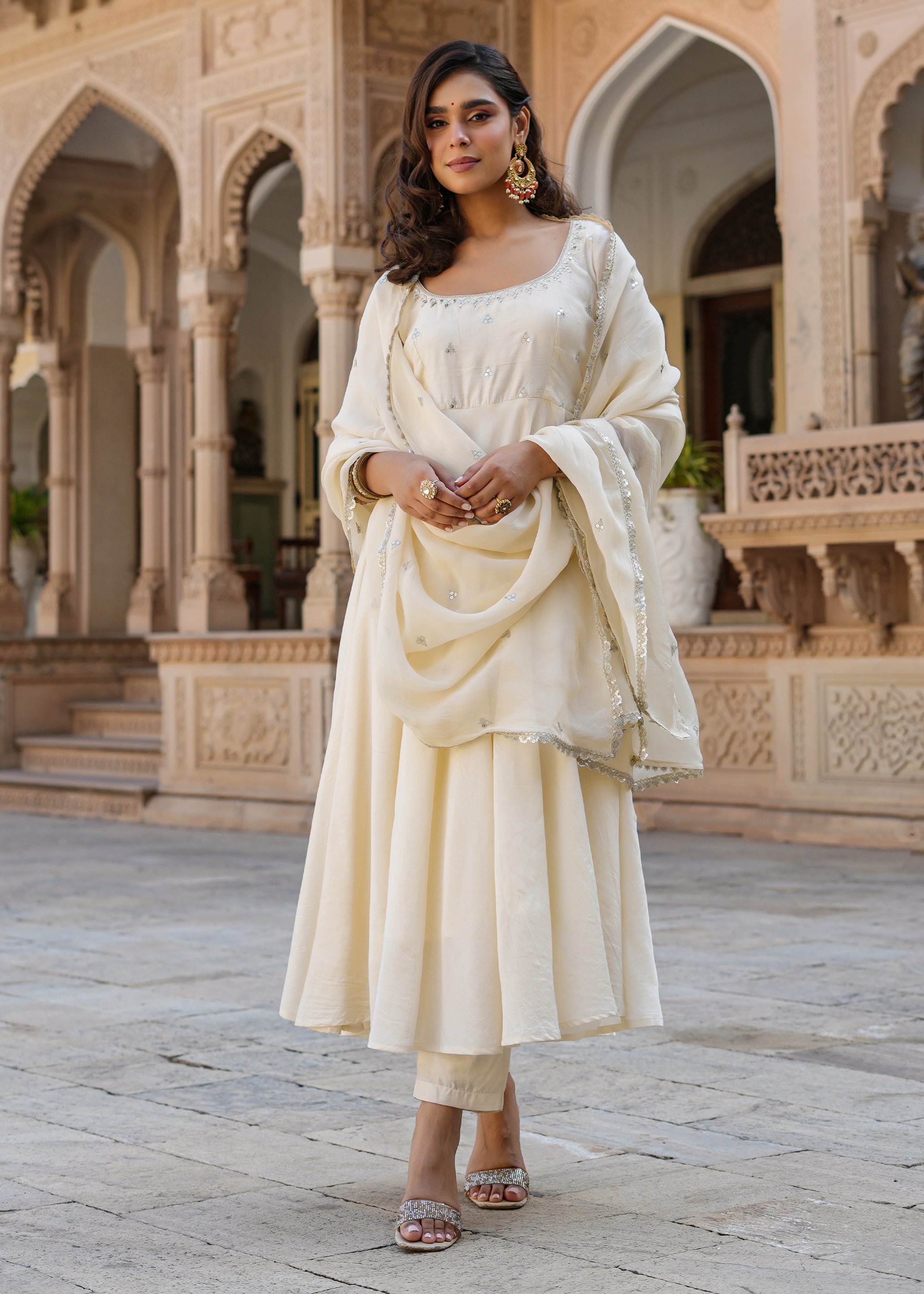 Gajra Ivory Embroidered Chanderi Suit set with Dupatta – EverBloom